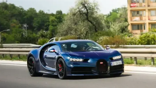Động cơ Bugatti Chiron di chuyển 613 km với 100 lít xăng